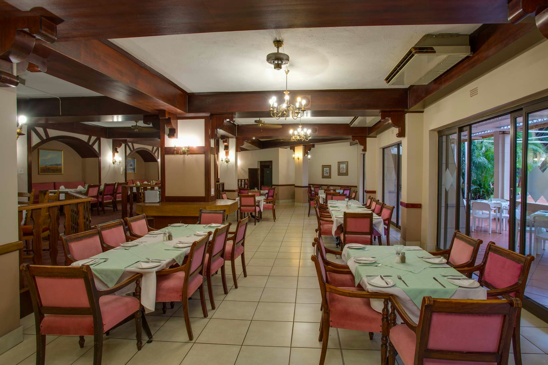 Accommodation near Sun City | LekkeSlaap