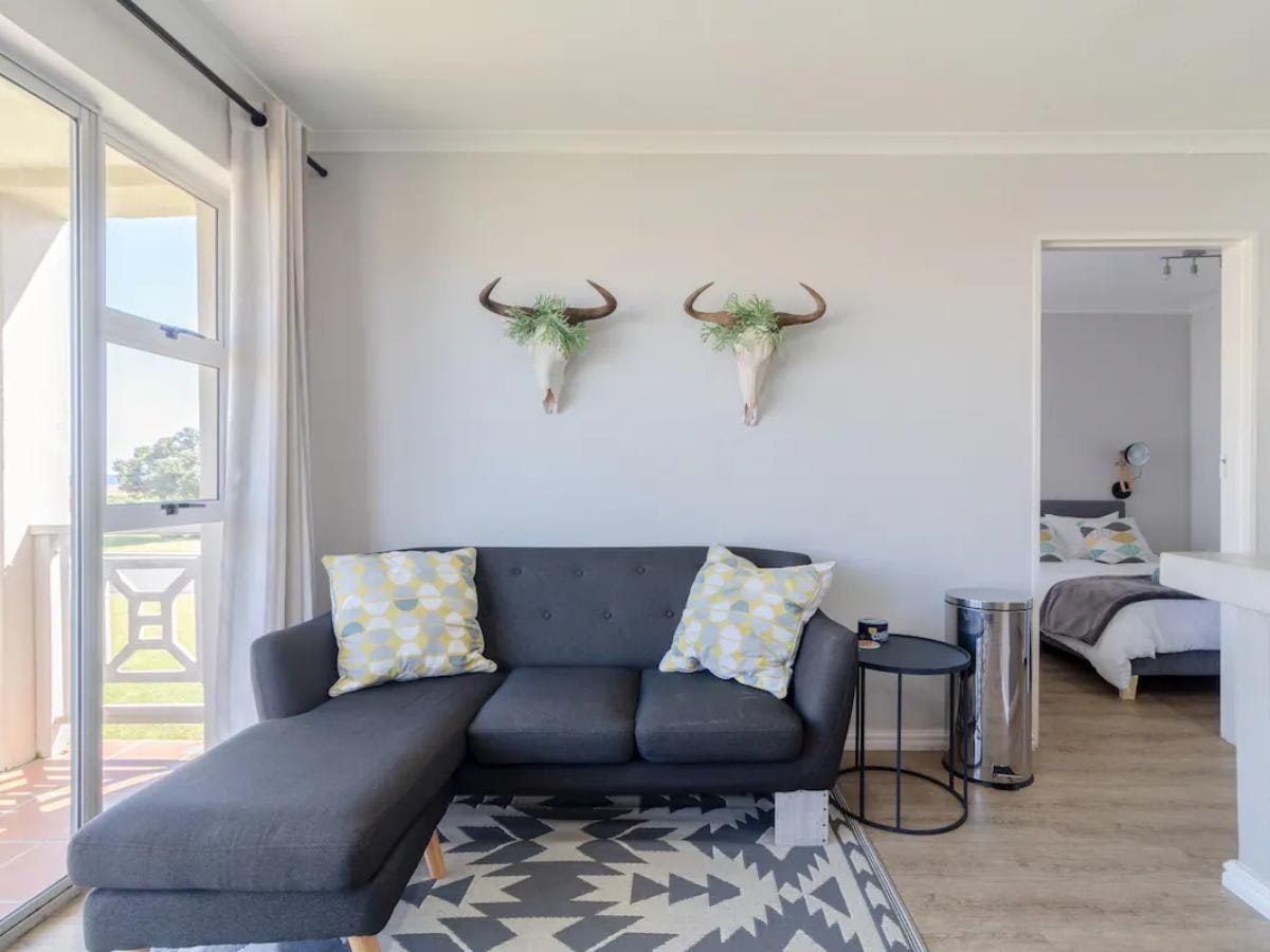 Easy Going Hermanus | LekkeSlaap