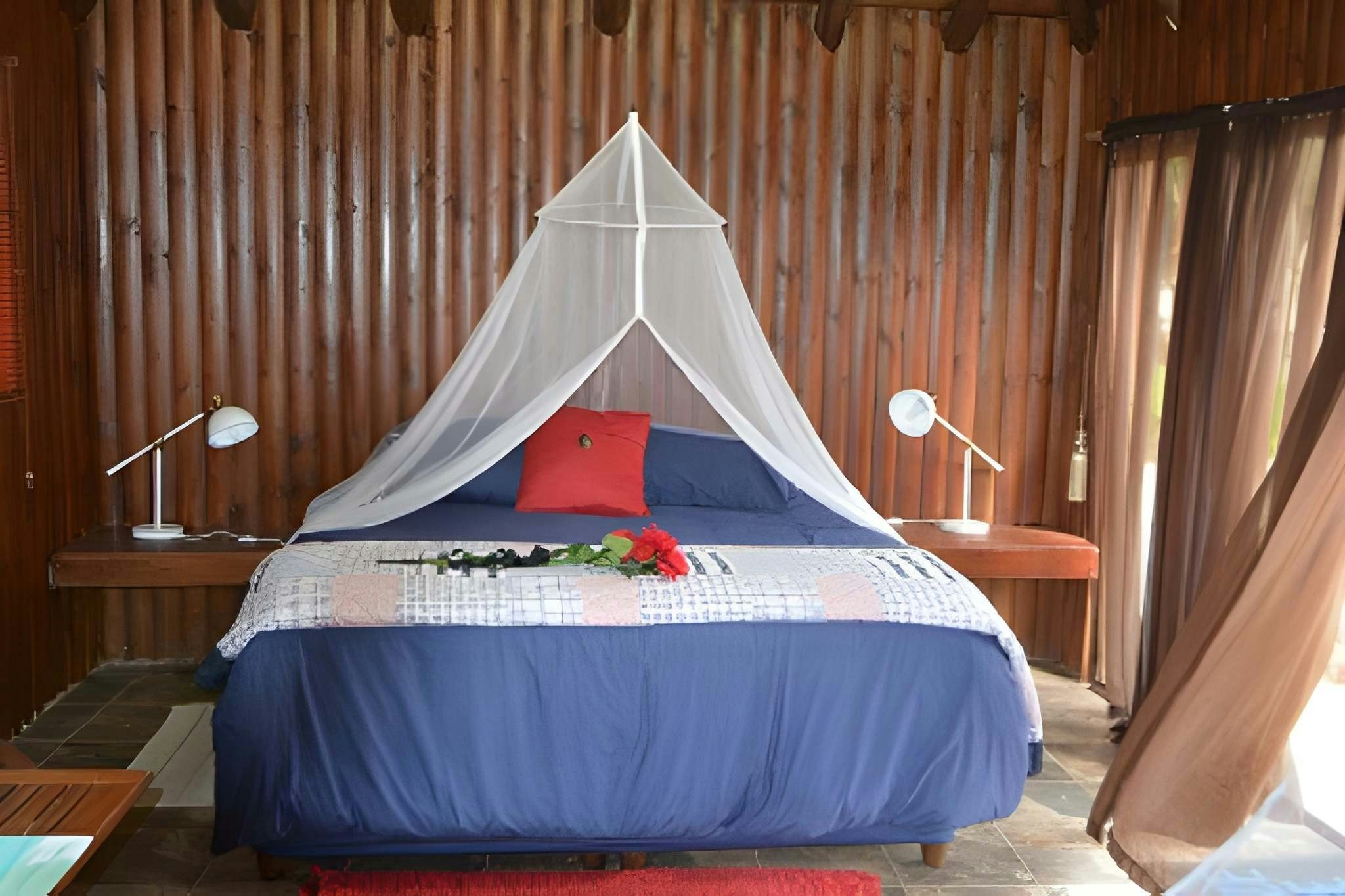 Roelieze & Cova Lodge Trigger Fish | Rates