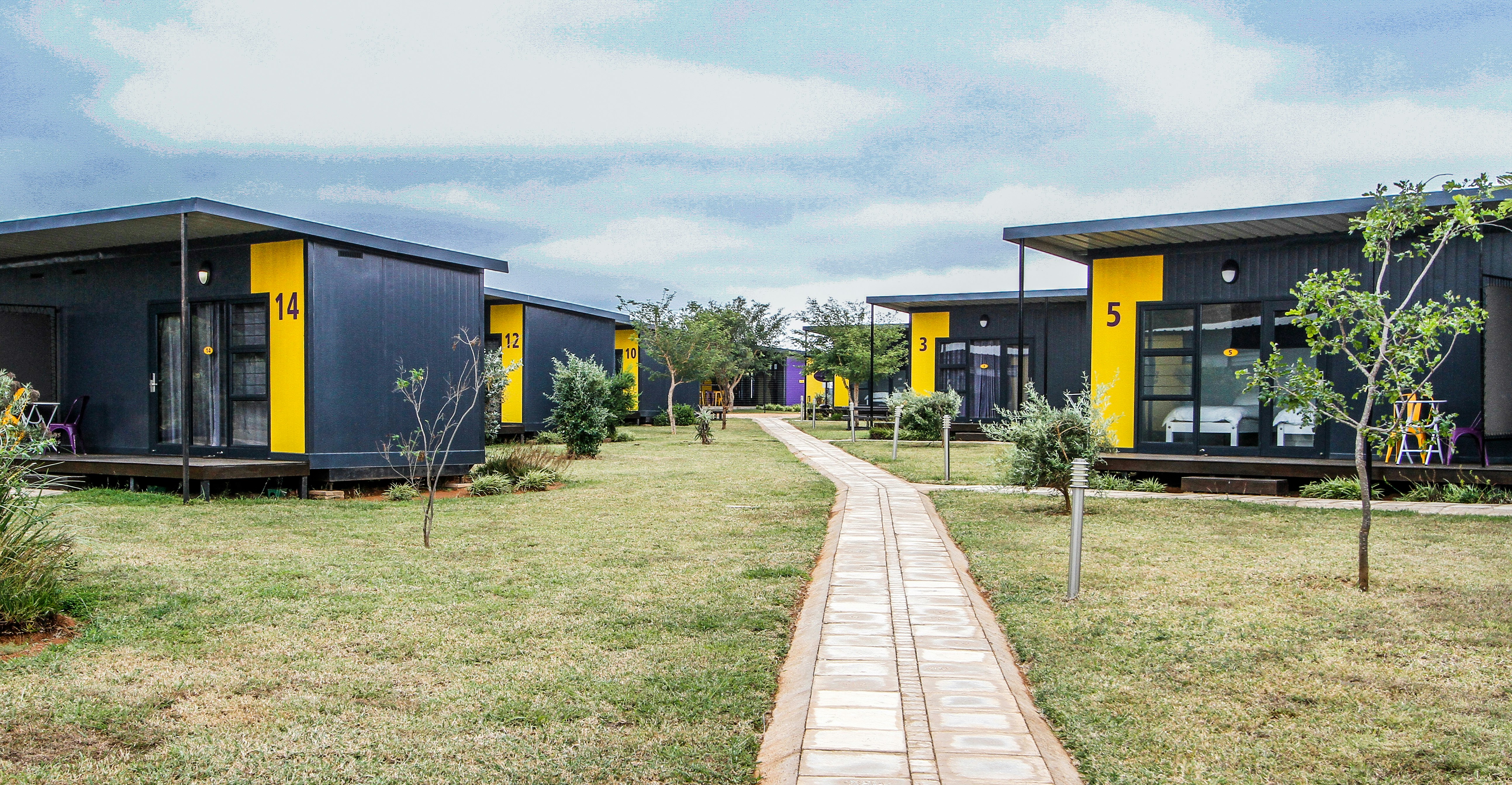Accommodation near Botlokwa Hospital | LekkeSlaap