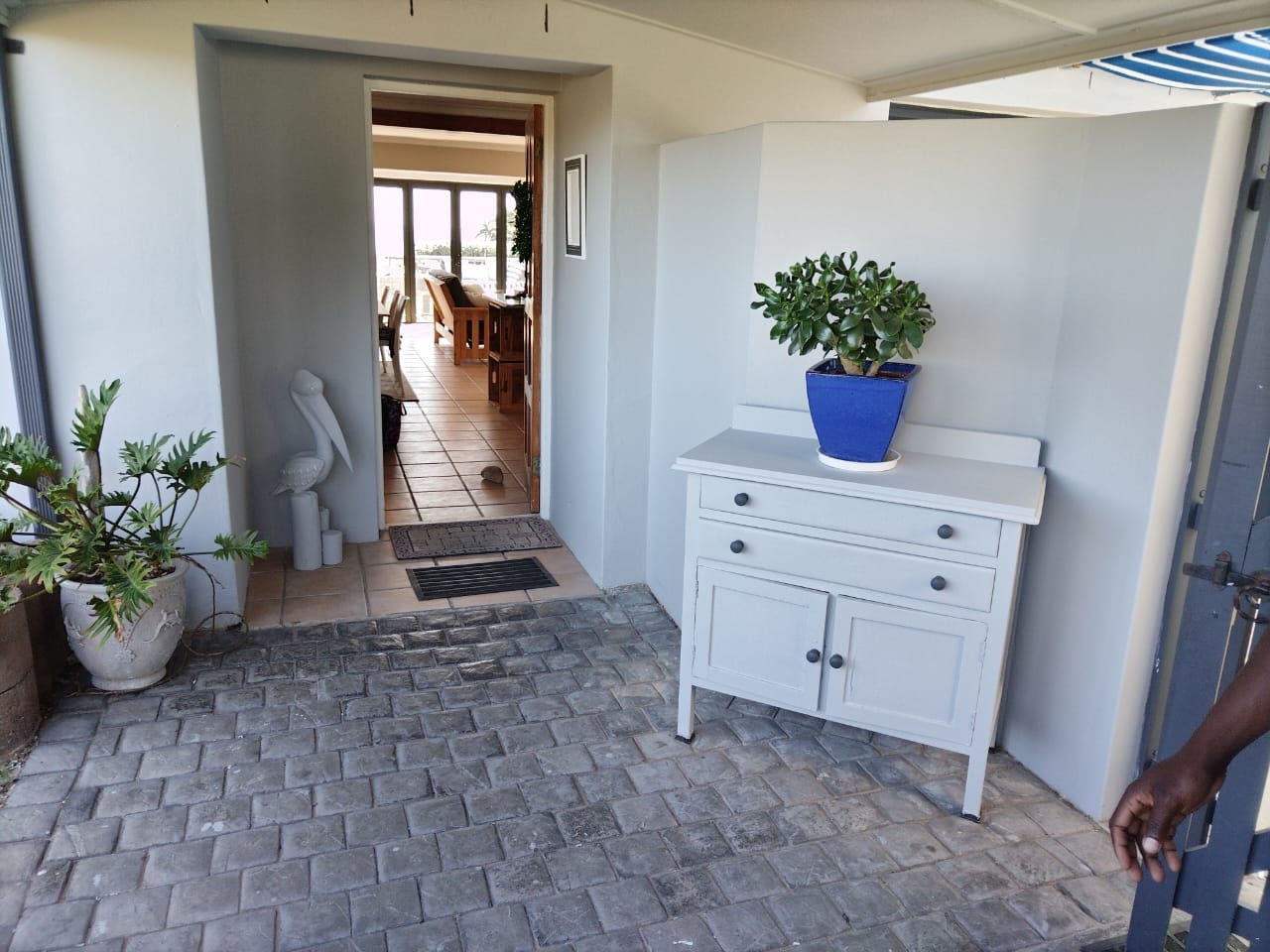 Grotto Bay Accommodation - LekkeSlaap