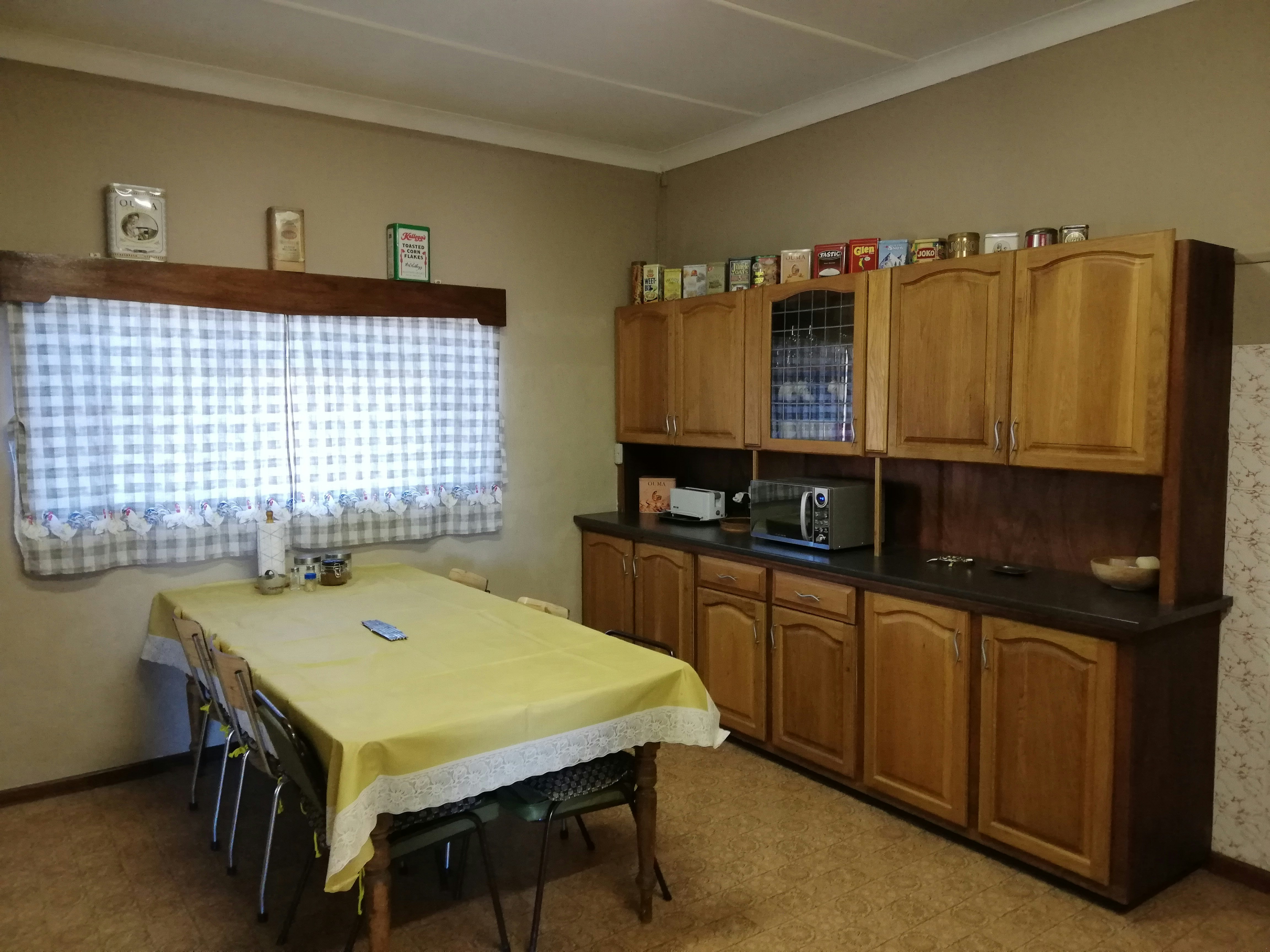 Kareeboom Plaas Verblyf | LekkeSlaap