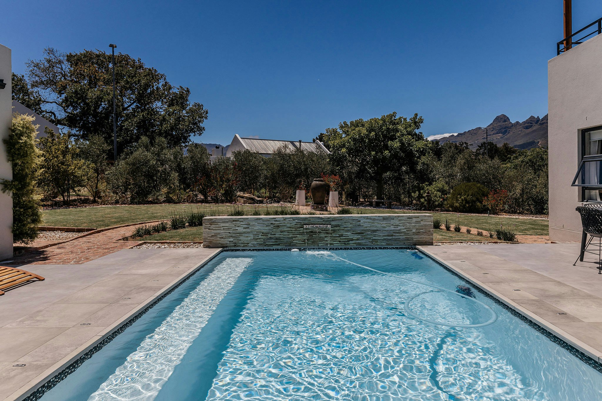 The Sanctuary on Raithby | LekkeSlaap