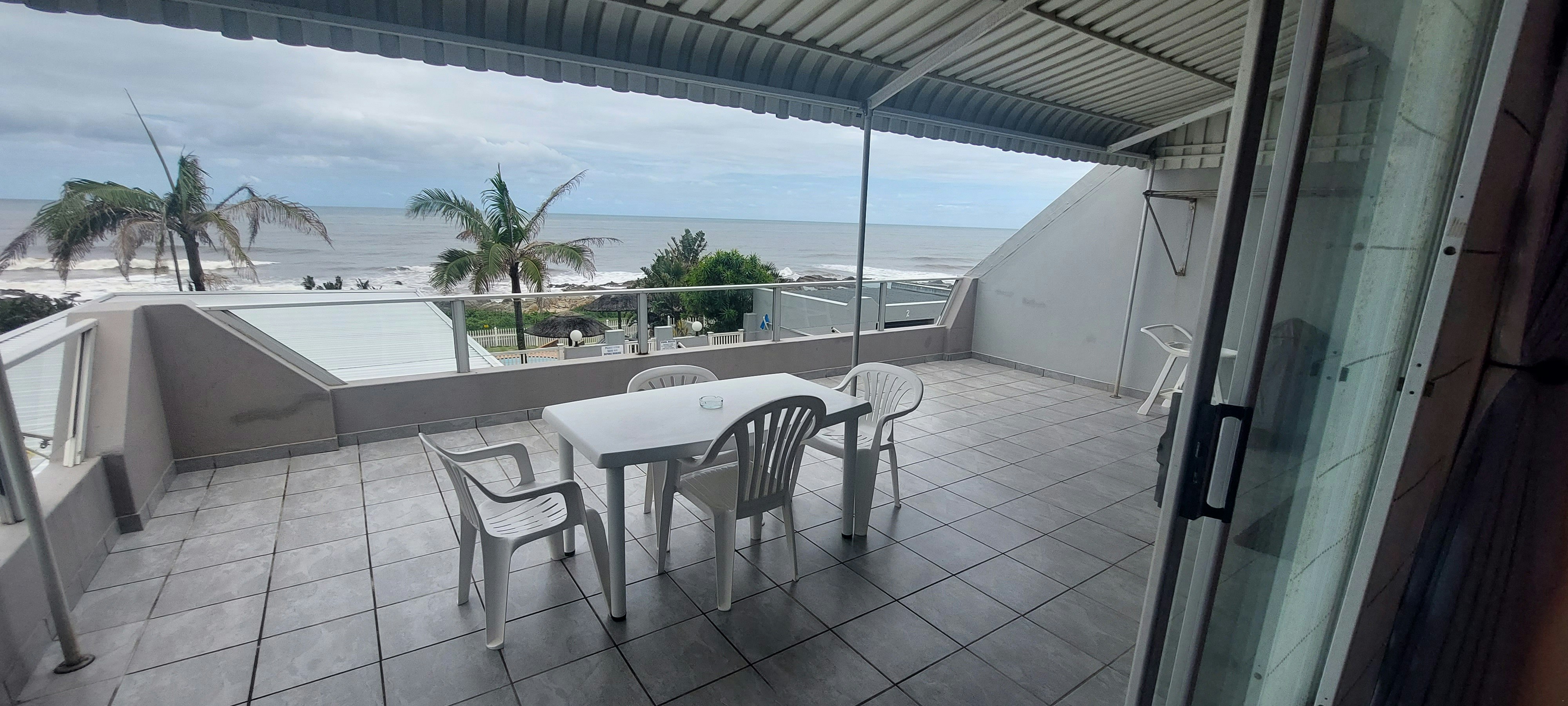 Manaba Beach Accommodation - LekkeSlaap