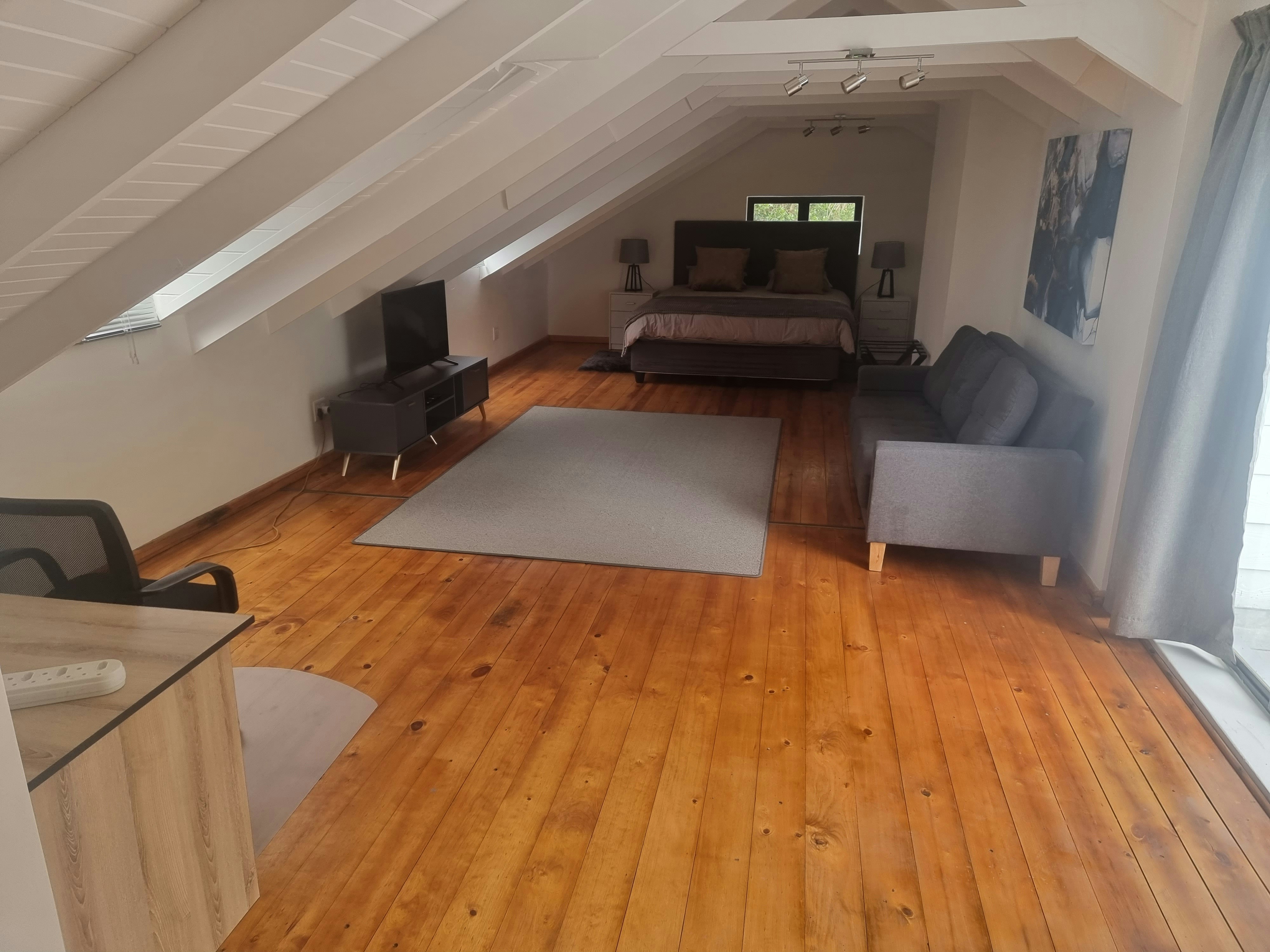 Hout Bay Gem | LekkeSlaap