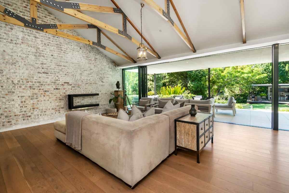 Luxury Constantia Villa Pool & Wine Retreat | LekkeSlaap