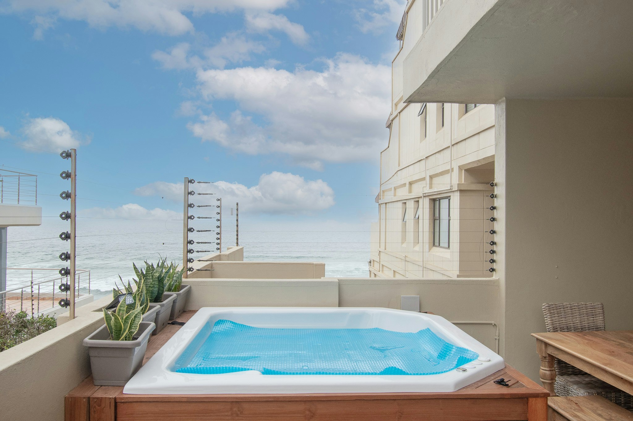 11 Bronze Beach | Tariewe