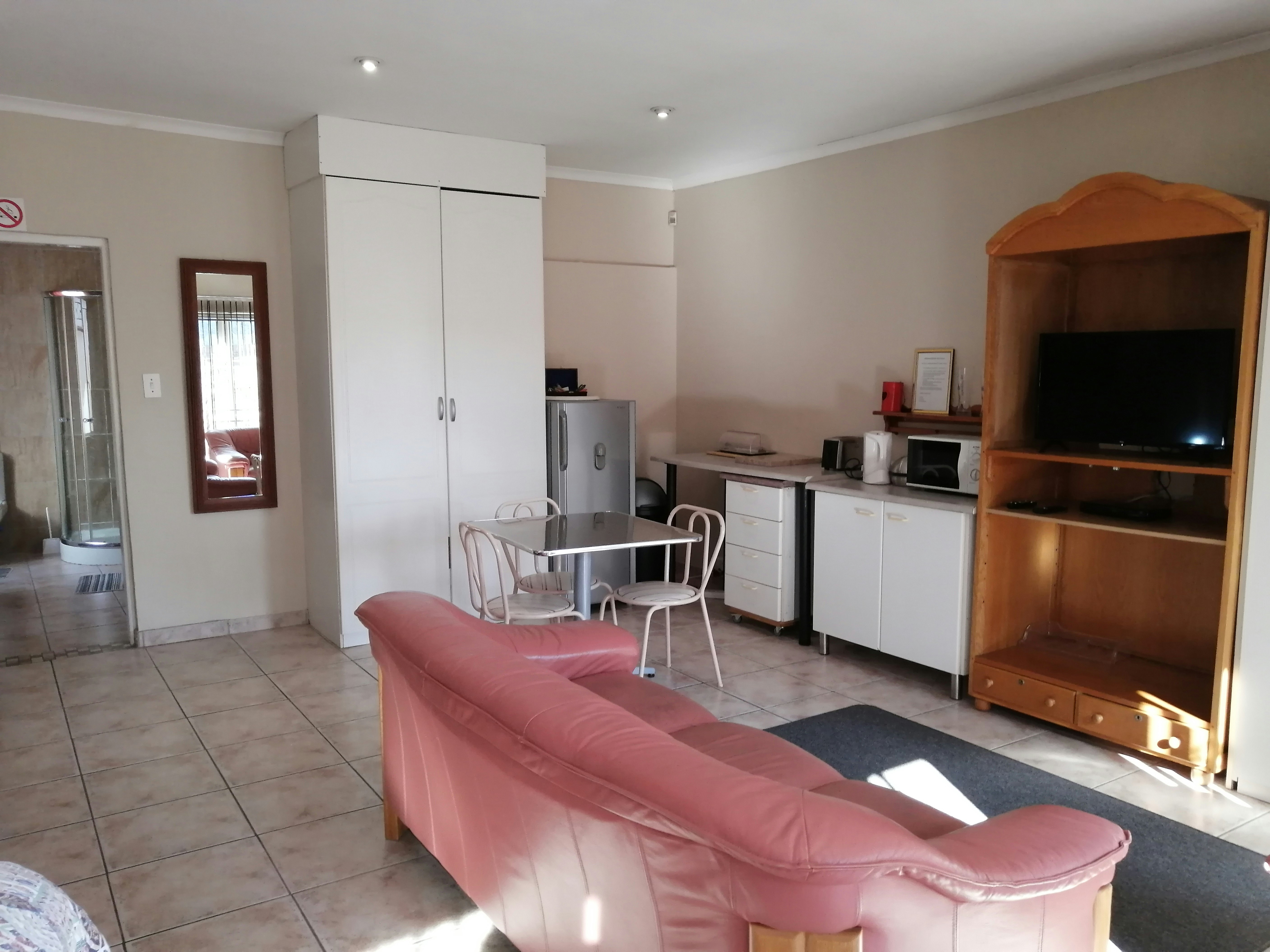 Accommodation near UNISA Florida Campus | LekkeSlaap