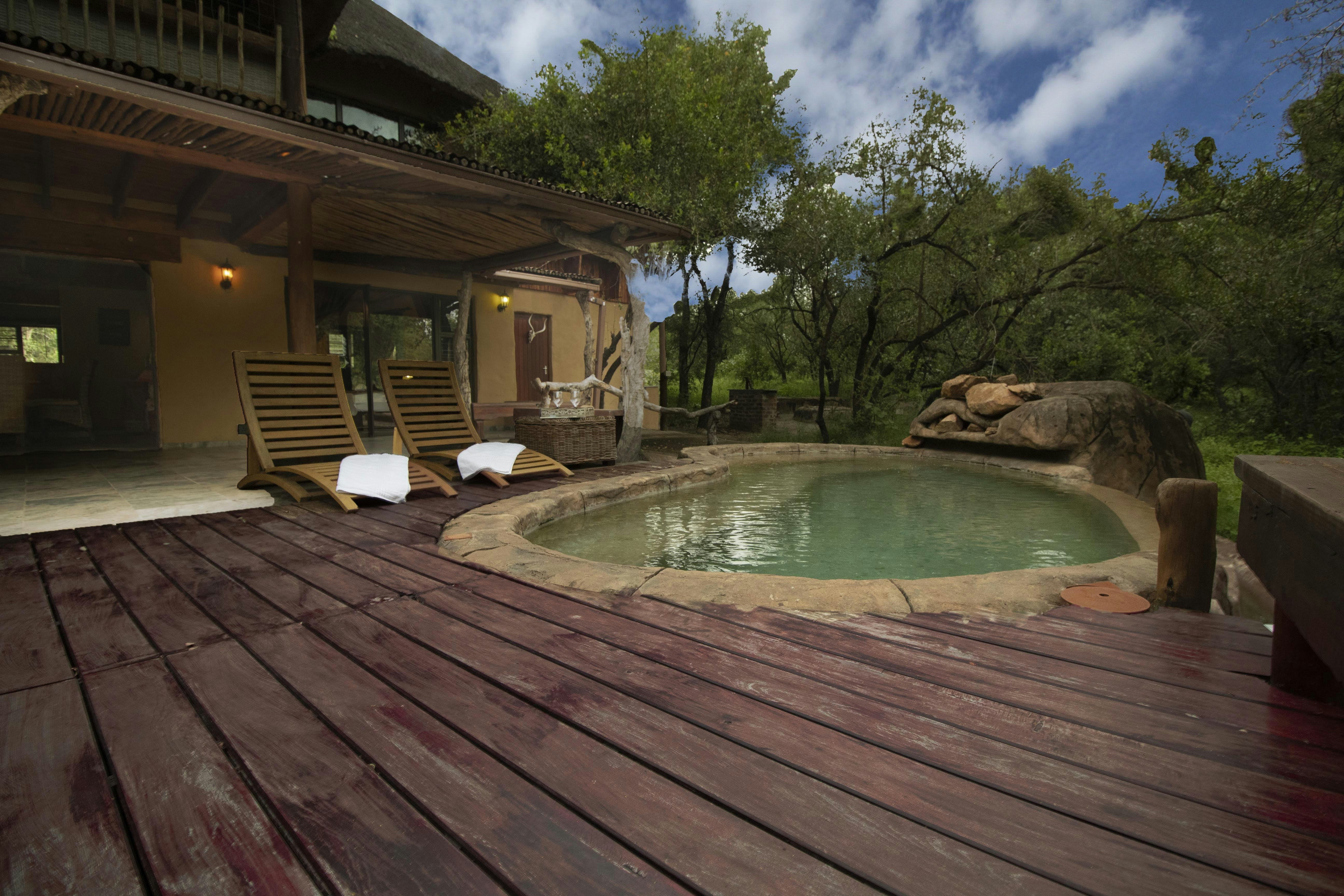 Adventure Bush Villa | LekkeSlaap