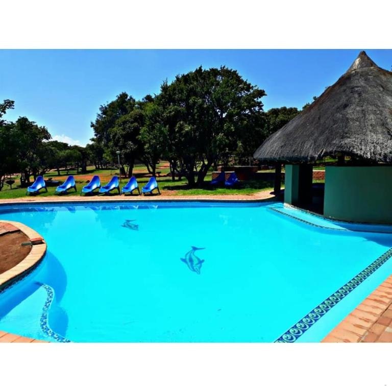 Thaba Monate Game Lodge | LekkeSlaap