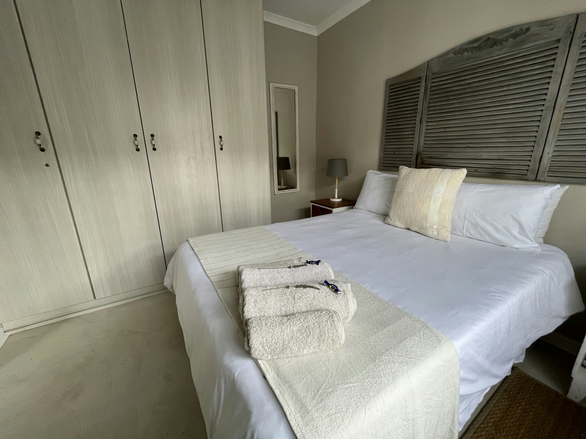 Accommodation near Life Rosepark Hospital | LekkeSlaap