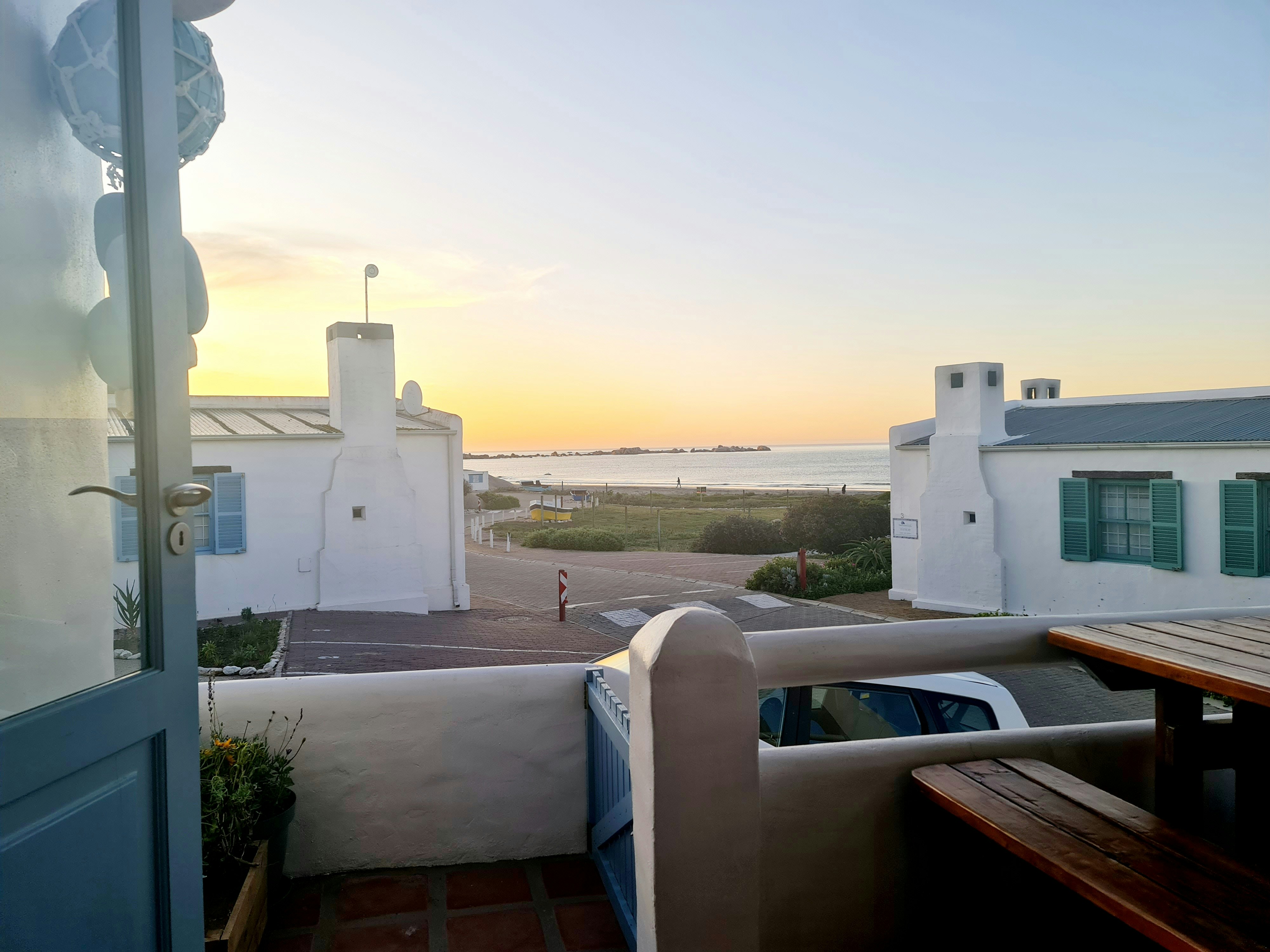 Flamink Beach View Cottage | LekkeSlaap