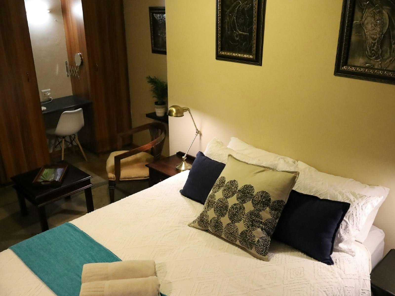 The Oak Potch | Rooms