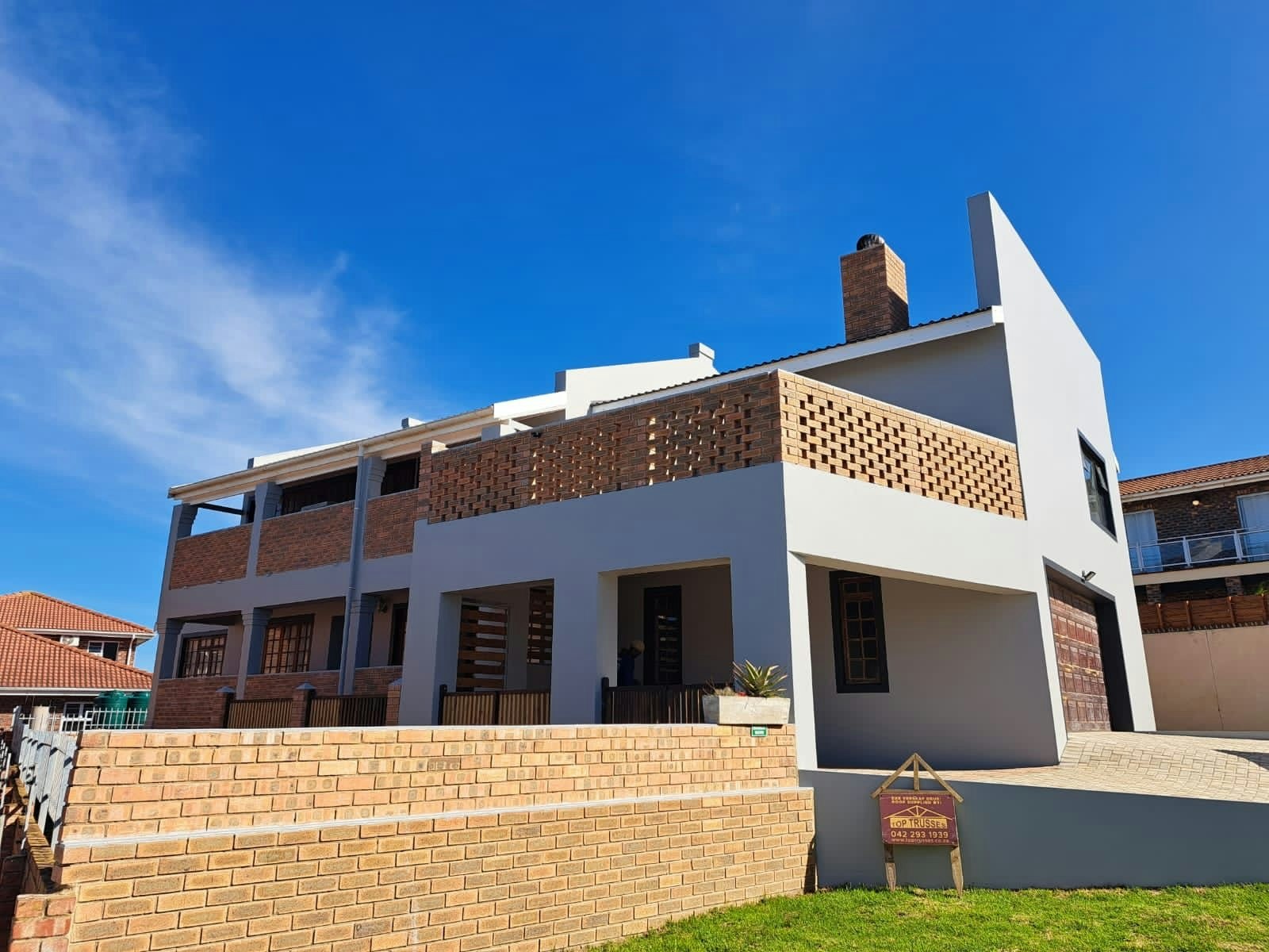 Latie’s Crest Retreat | LekkeSlaap