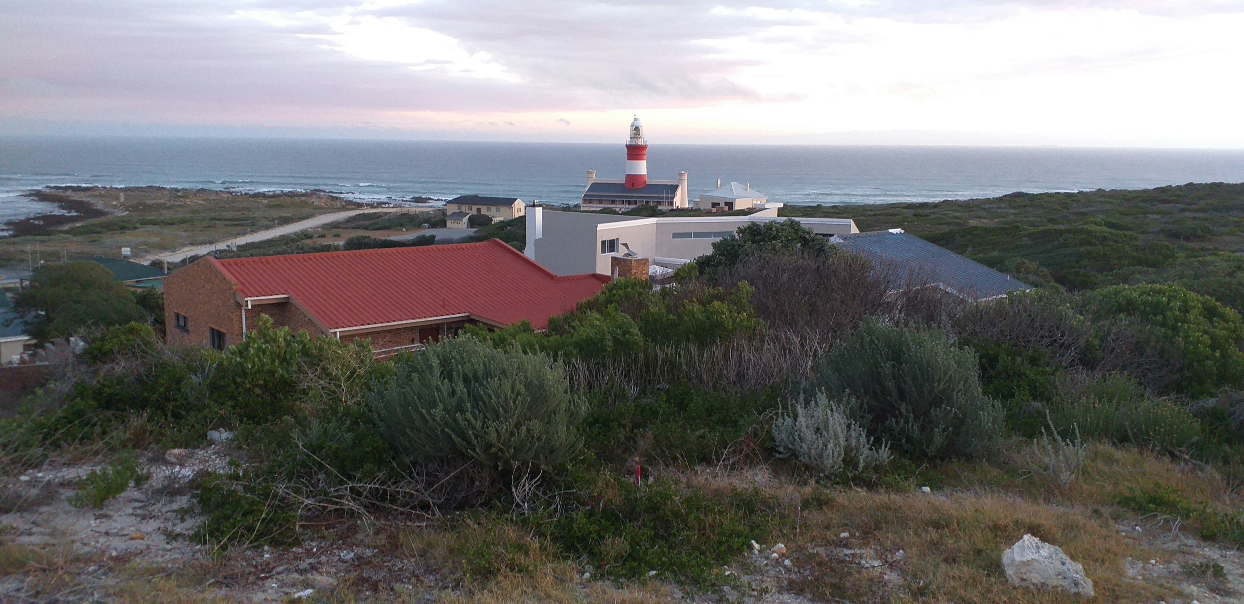 Agulhas Accommodation - LekkeSlaap