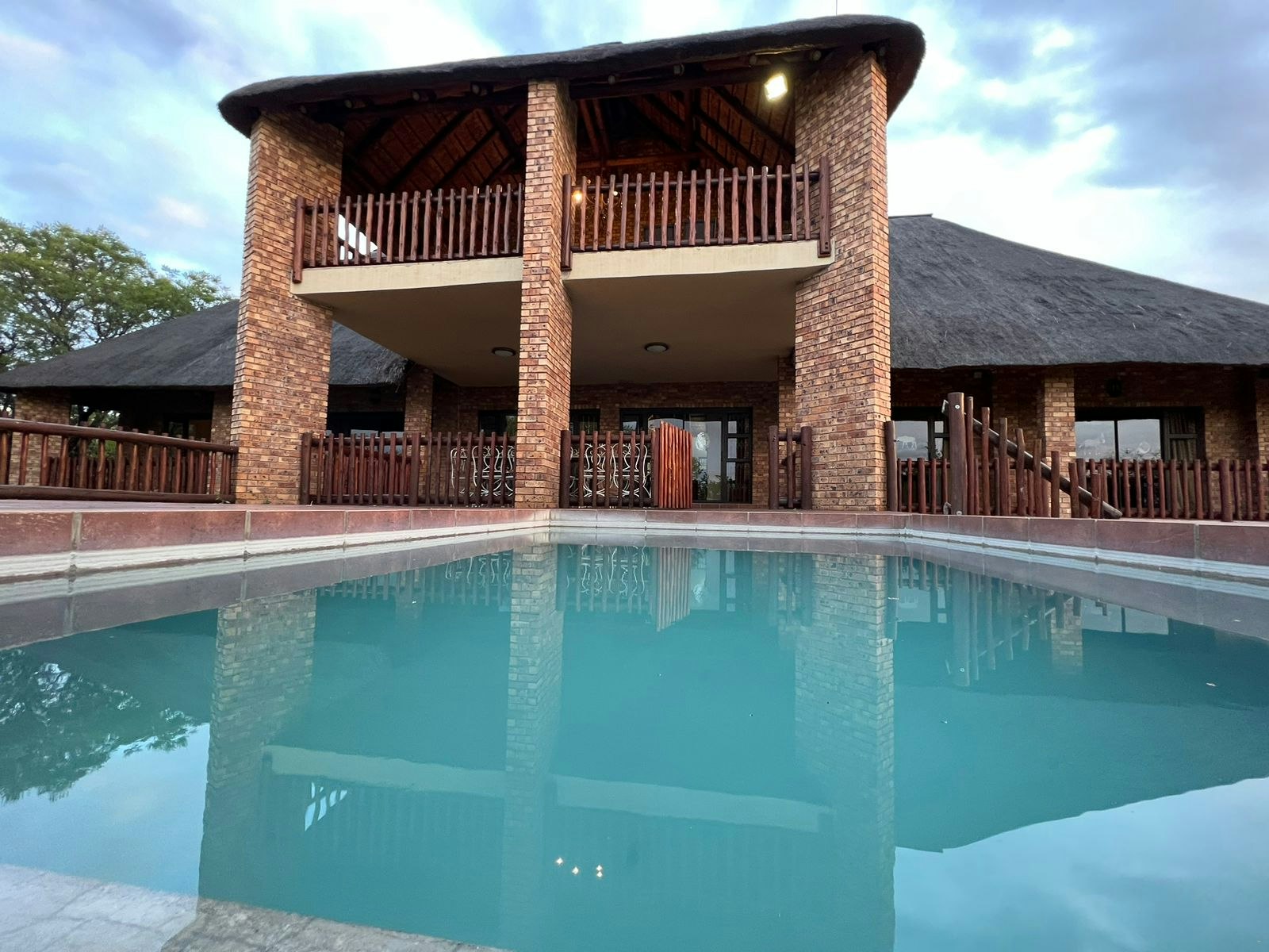 Shasha Lodge | LekkeSlaap