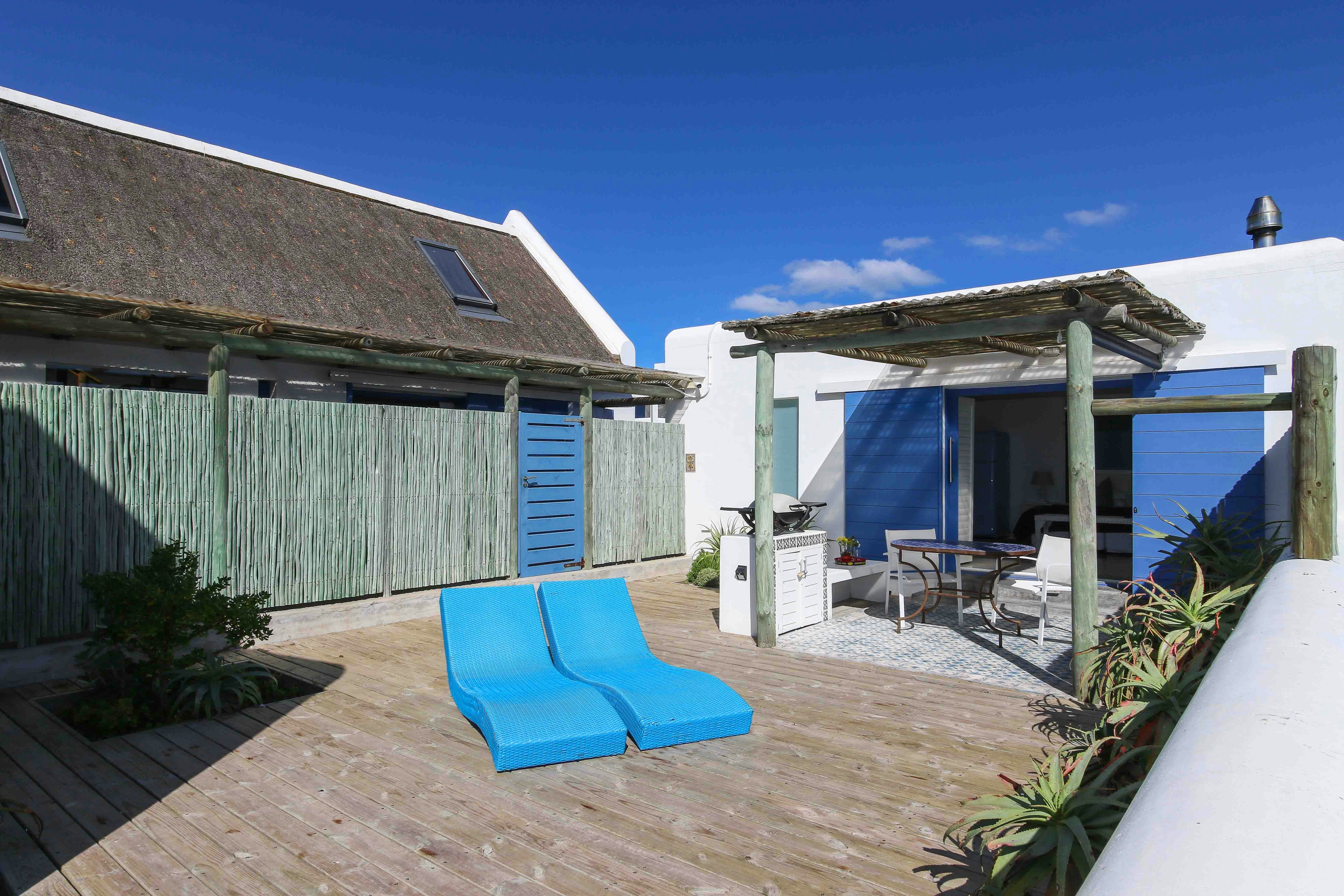 Zula Beach House and Cottage | LekkeSlaap