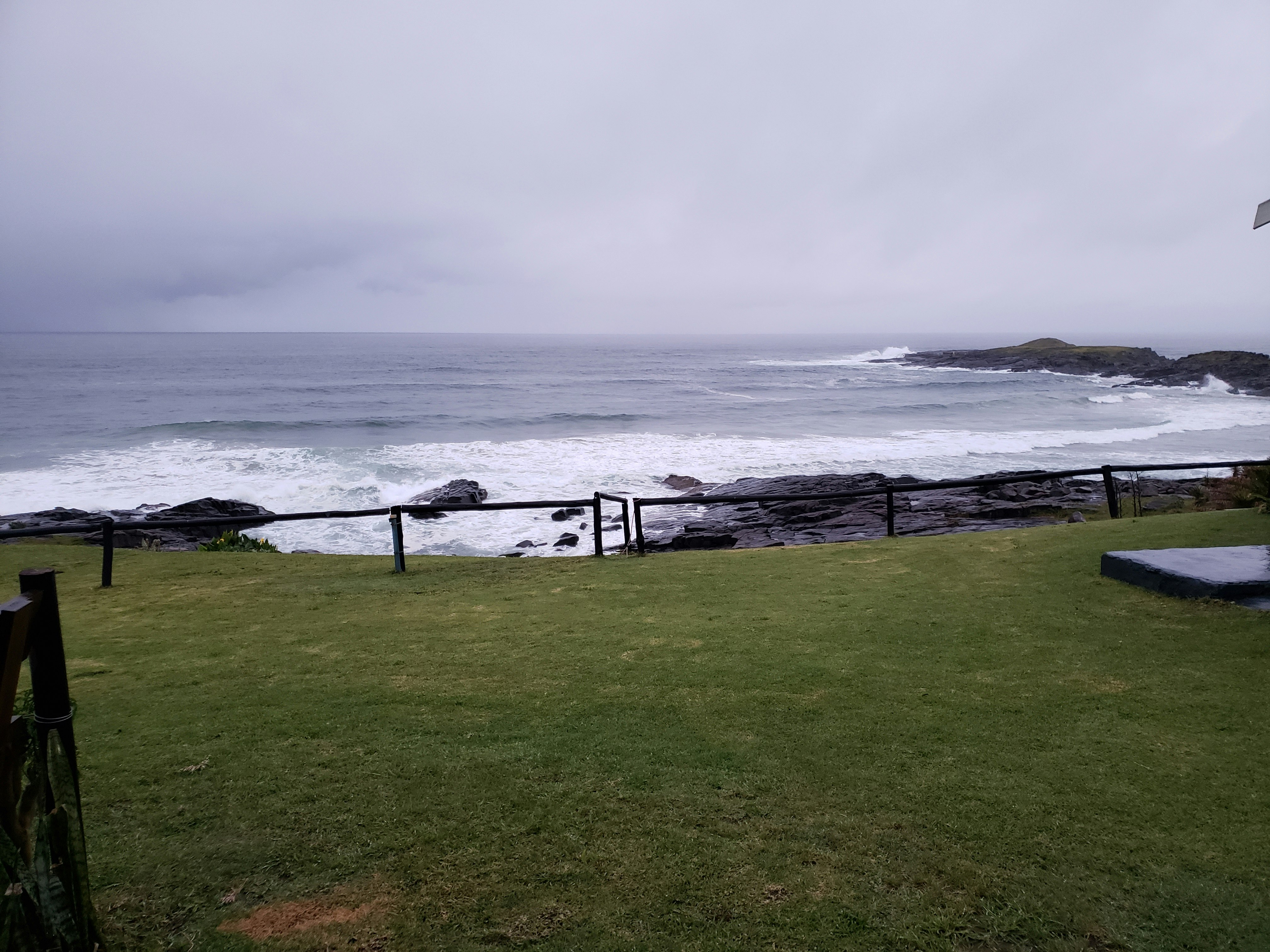 Mazeppa Sunrise Beach Accommodation | LekkeSlaap