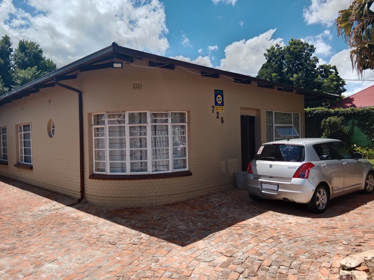 Leeupoort Vakansiedorp Accommodation - LekkeSlaap