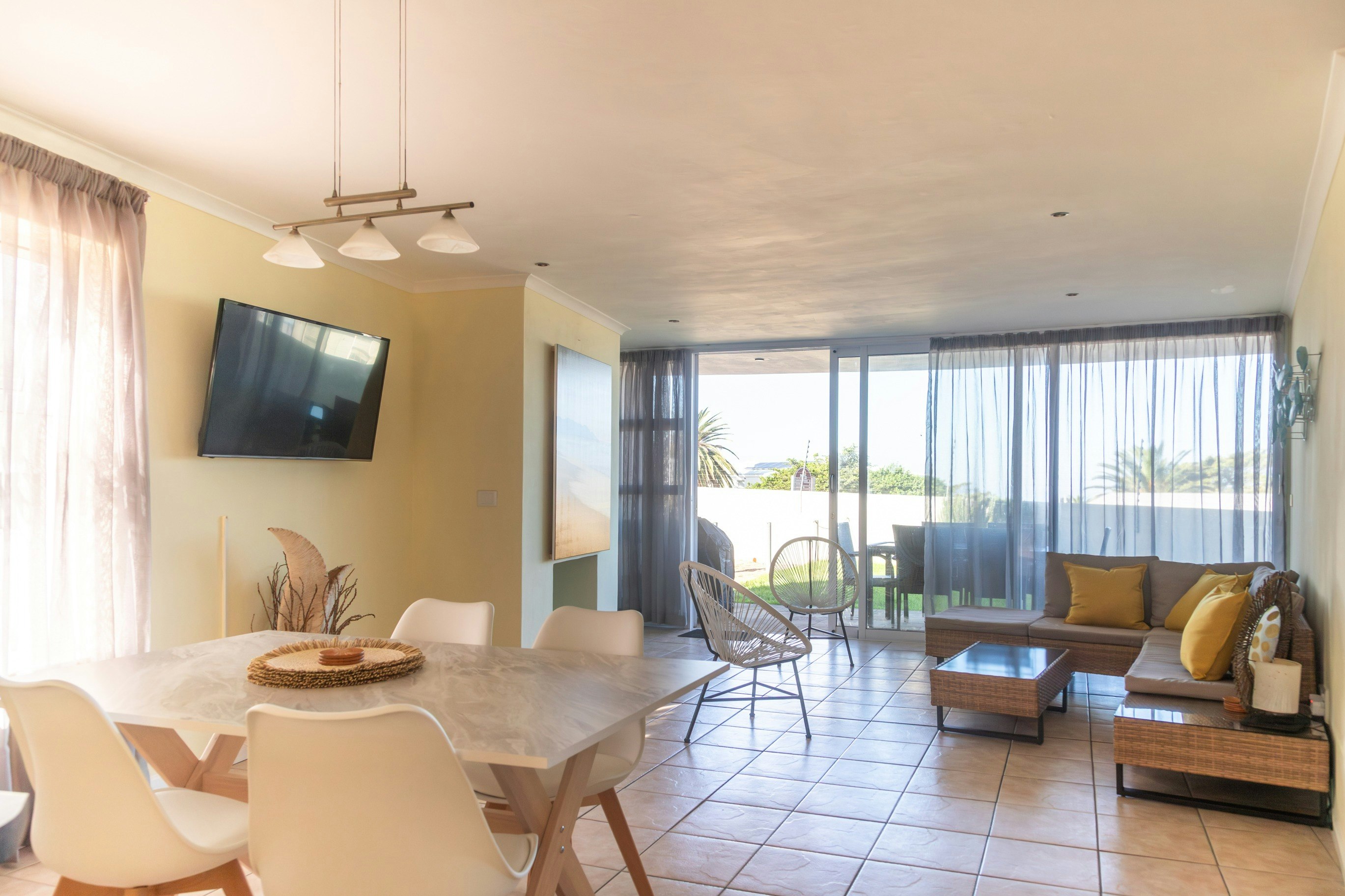 Jeffreys Bay Getaway | LekkeSlaap