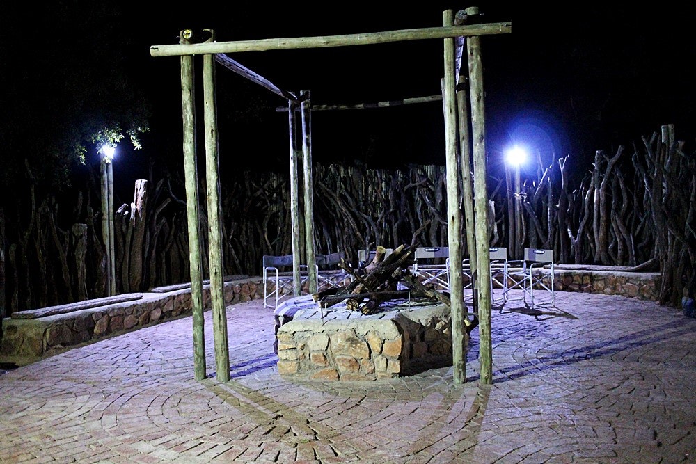 Thwane Bush Camp | LekkeSlaap