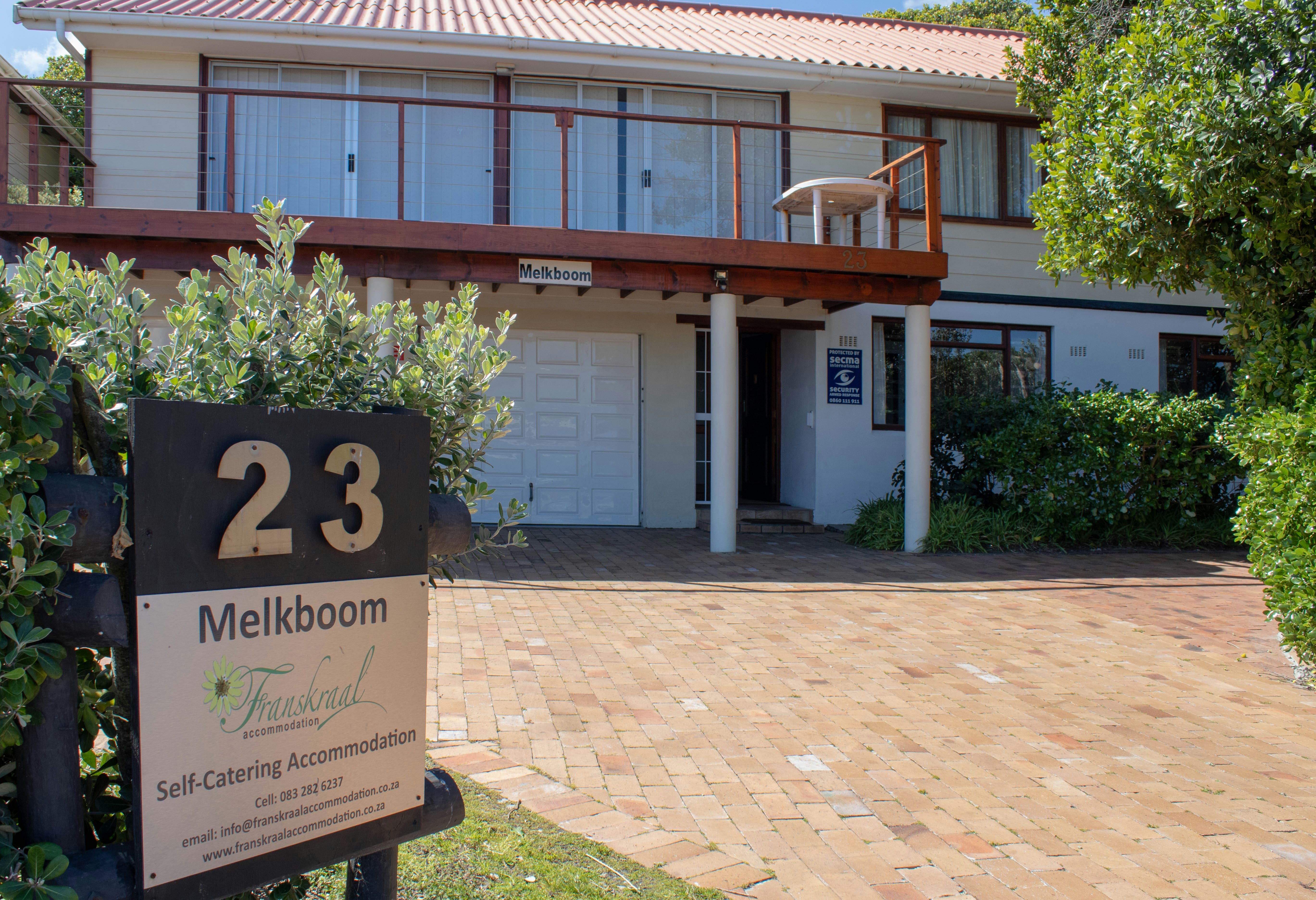 Melkboom Self-Catering Villa | LekkeSlaap