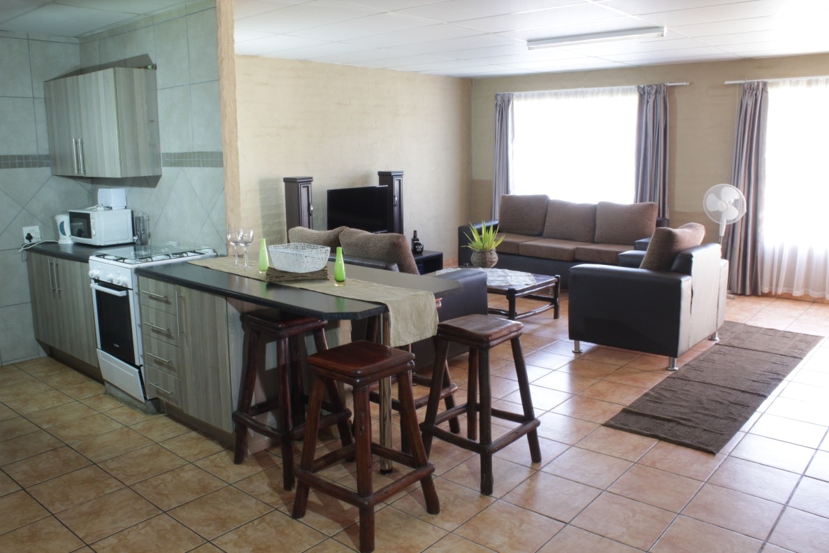 Rusties Lodge | LekkeSlaap