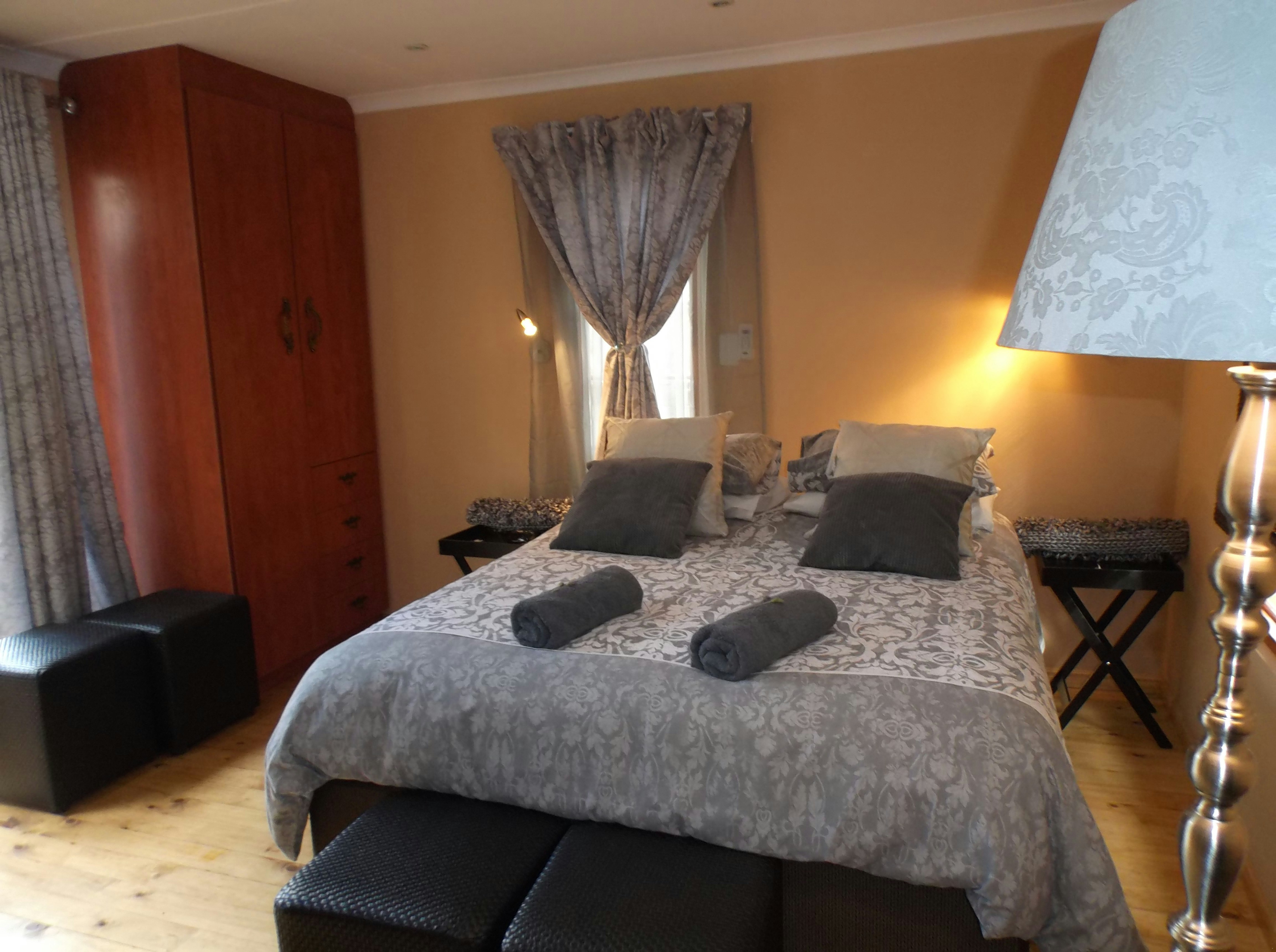 Old Mill Lodge & Restaurant | Rooms