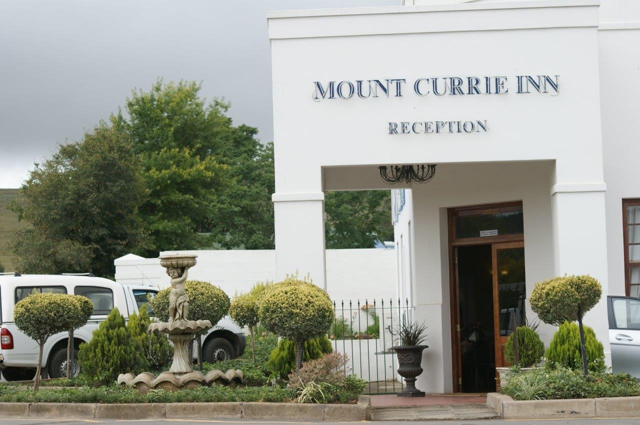 Mount Currie Inn | LekkeSlaap